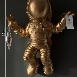 Spaceman Wall Statue, Gift, Contemporary Art, Modern Statues, Pop Art ...