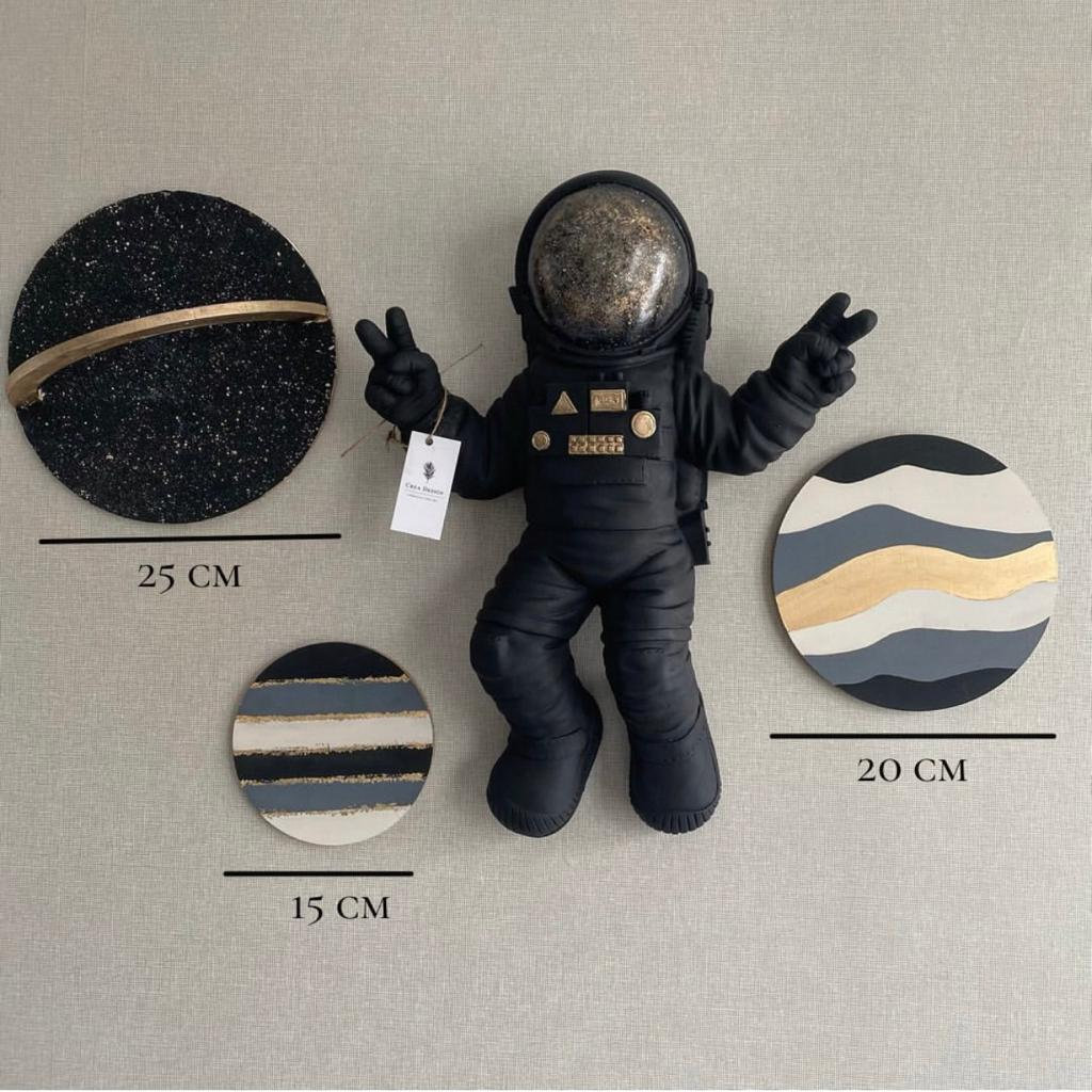 Spaceman Wall Statue, Gift, Contemporary Art, Modern Statues, Pop Art ...