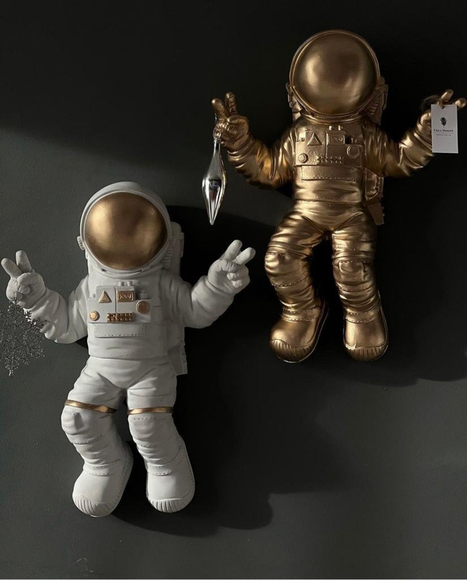 Spaceman Wall Statue, Gift, Contemporary Art, Modern Statues, Pop Art ...