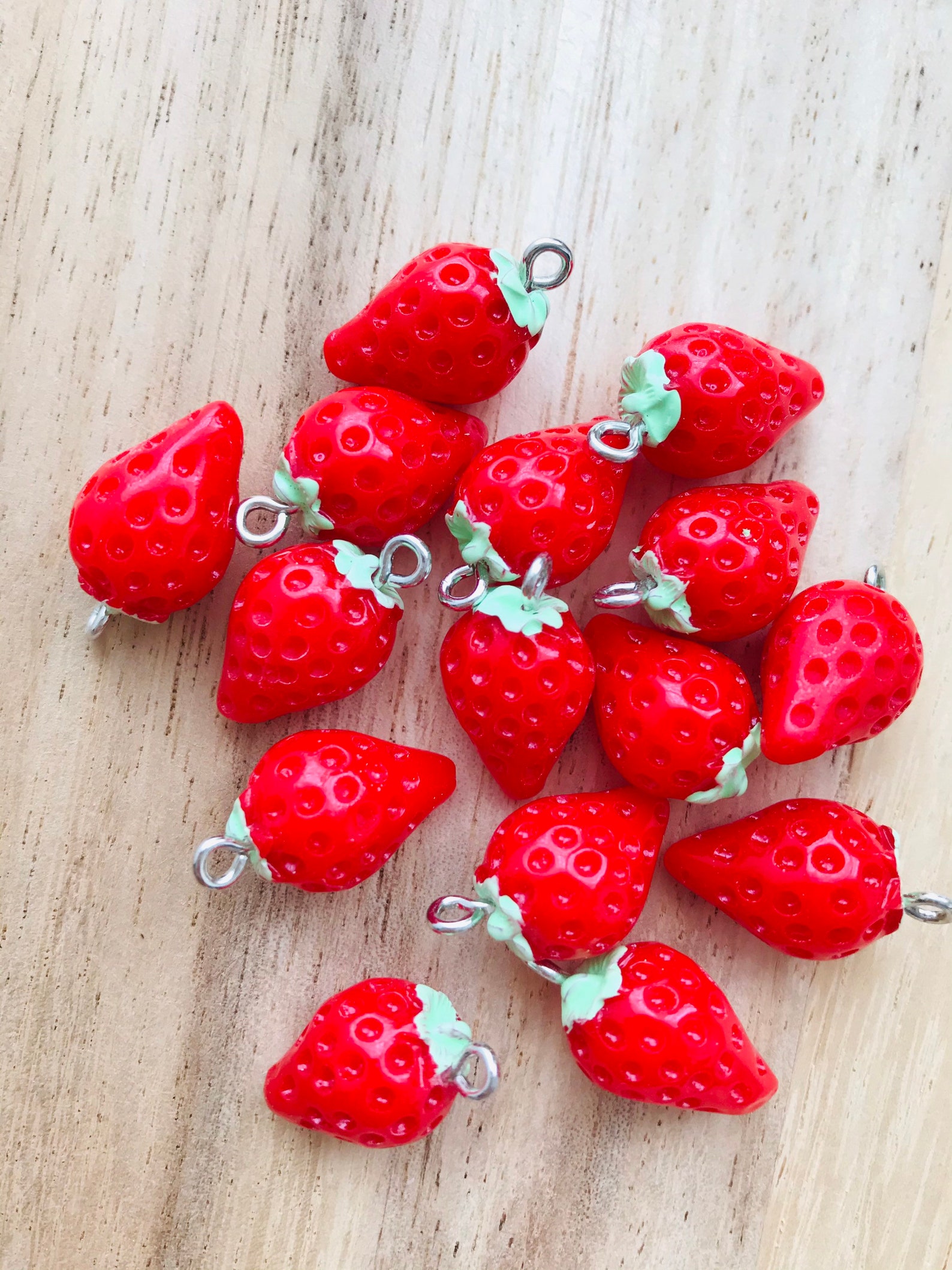 Petit charme de fraise d'or pour des bijoux de femme de | Etsy