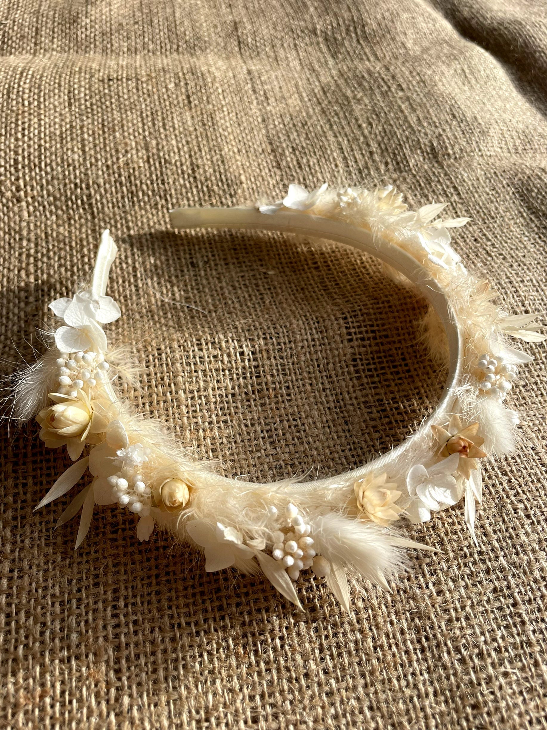 All White Buttonhole / Boutonniere — The Pampas Place UK