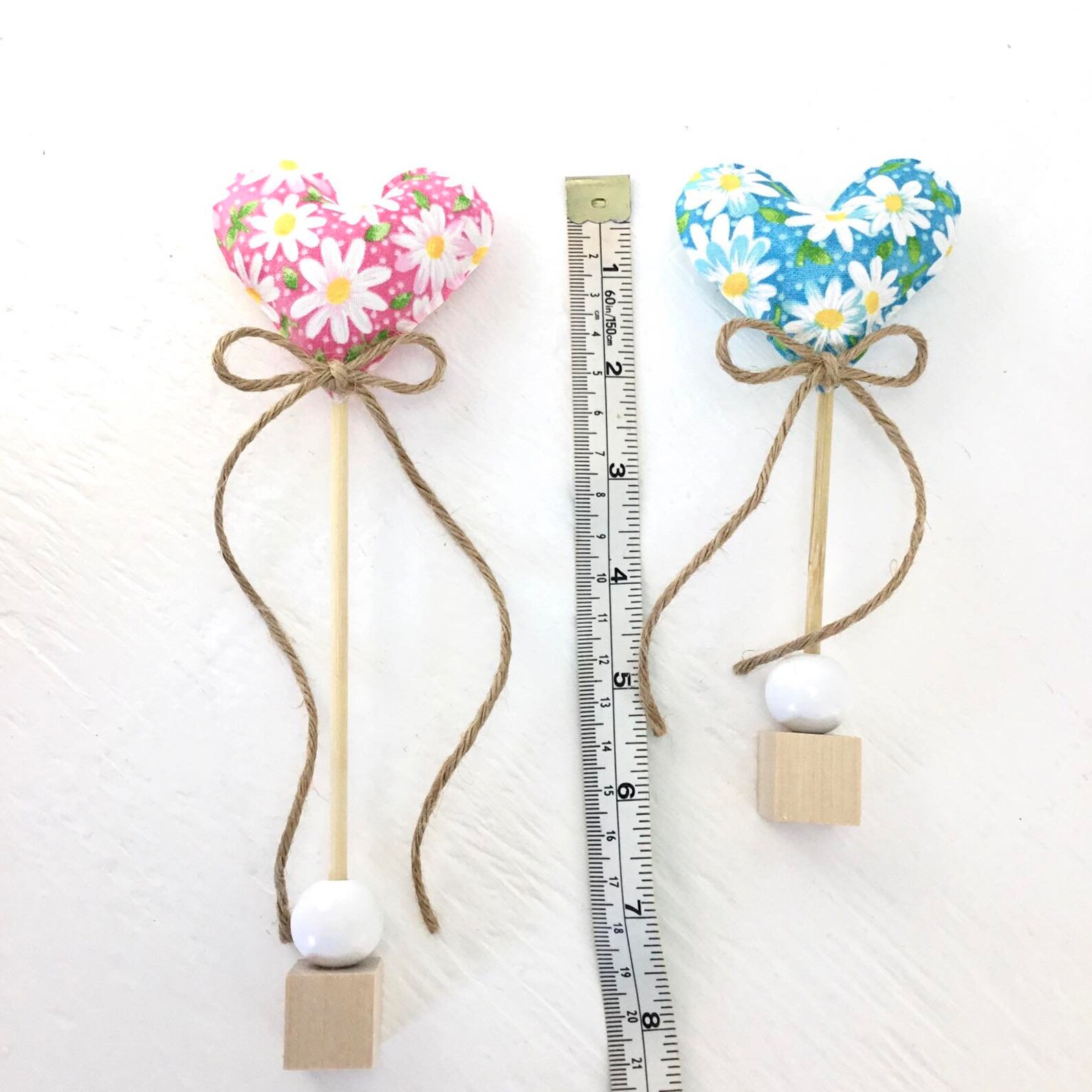 Spring Easter Mini Heart Stands, Modern Farmhouse Colorful Daisy Fabric ...