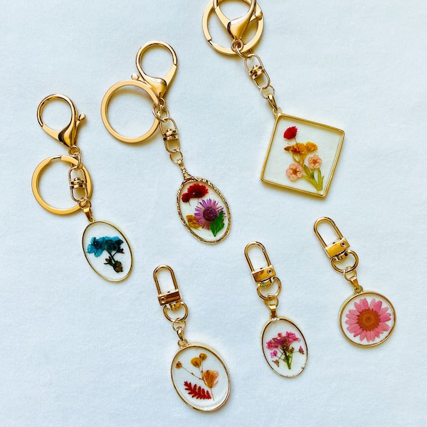 Resin Flower Keychain - Etsy