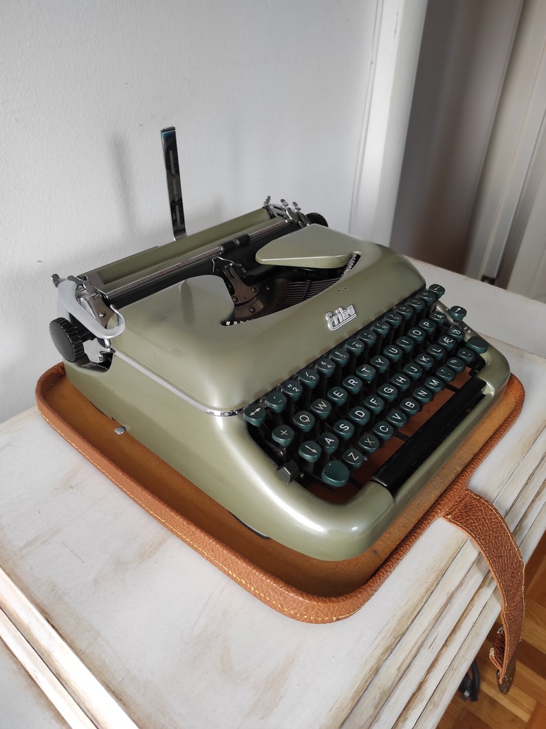 Vintage Erika 10 Typewriter, Made in Germany, 60s' Typewriter - Etsy