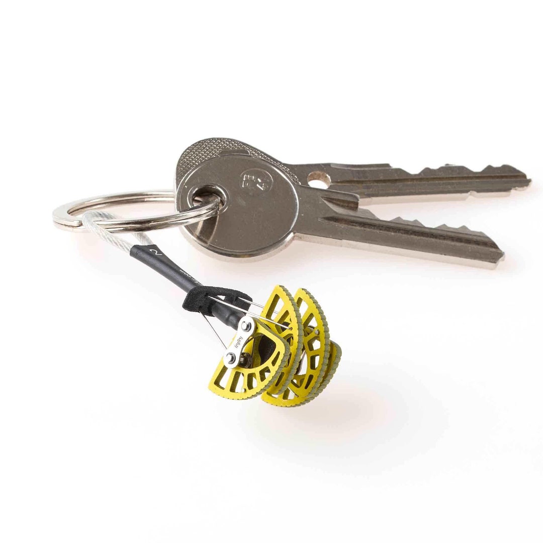 Climbing Cam Keychain – Aluminum Miniature Climbing Gear for Climbers ...