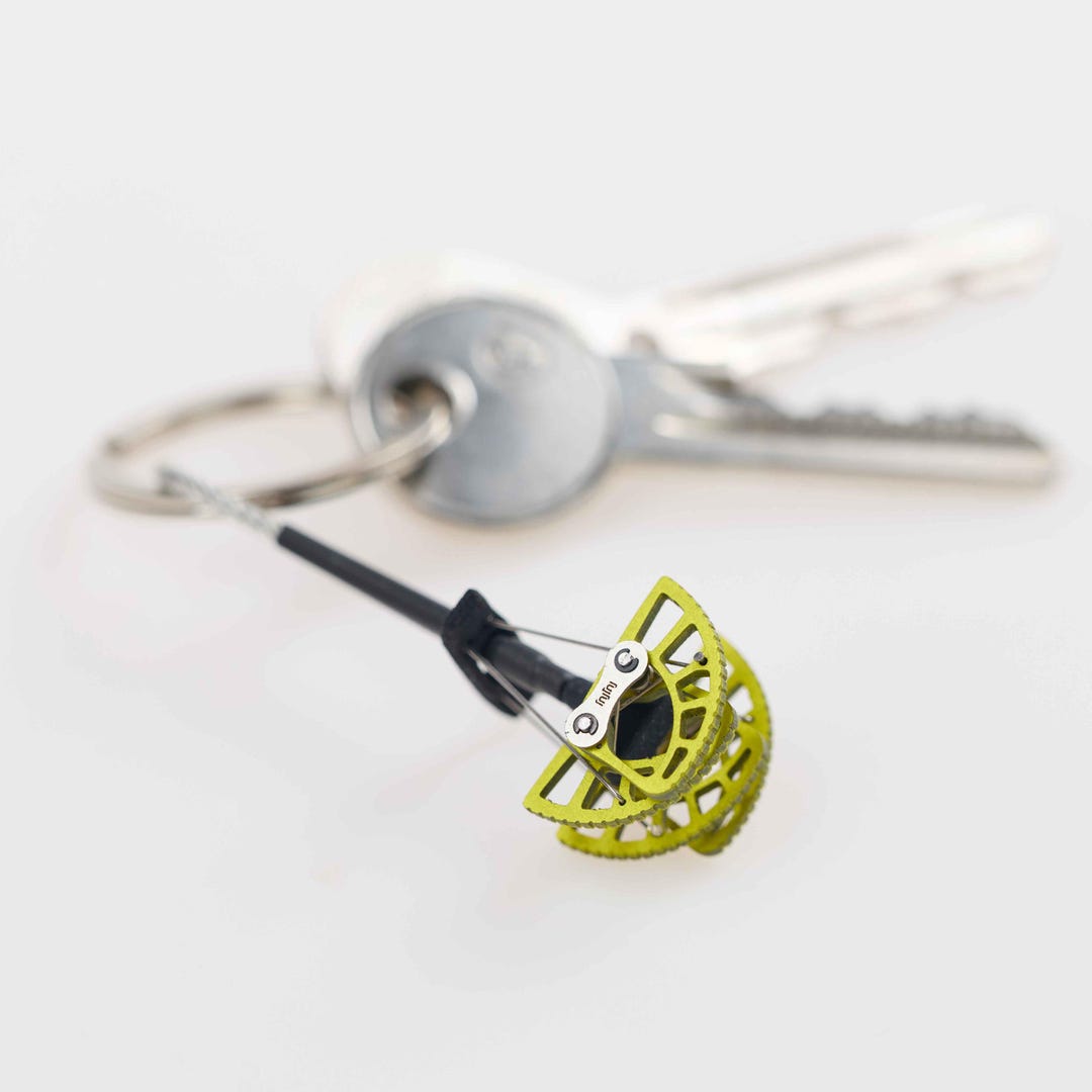 Climbing Cam Keychain – Aluminum Miniature Climbing Gear for Climbers ...