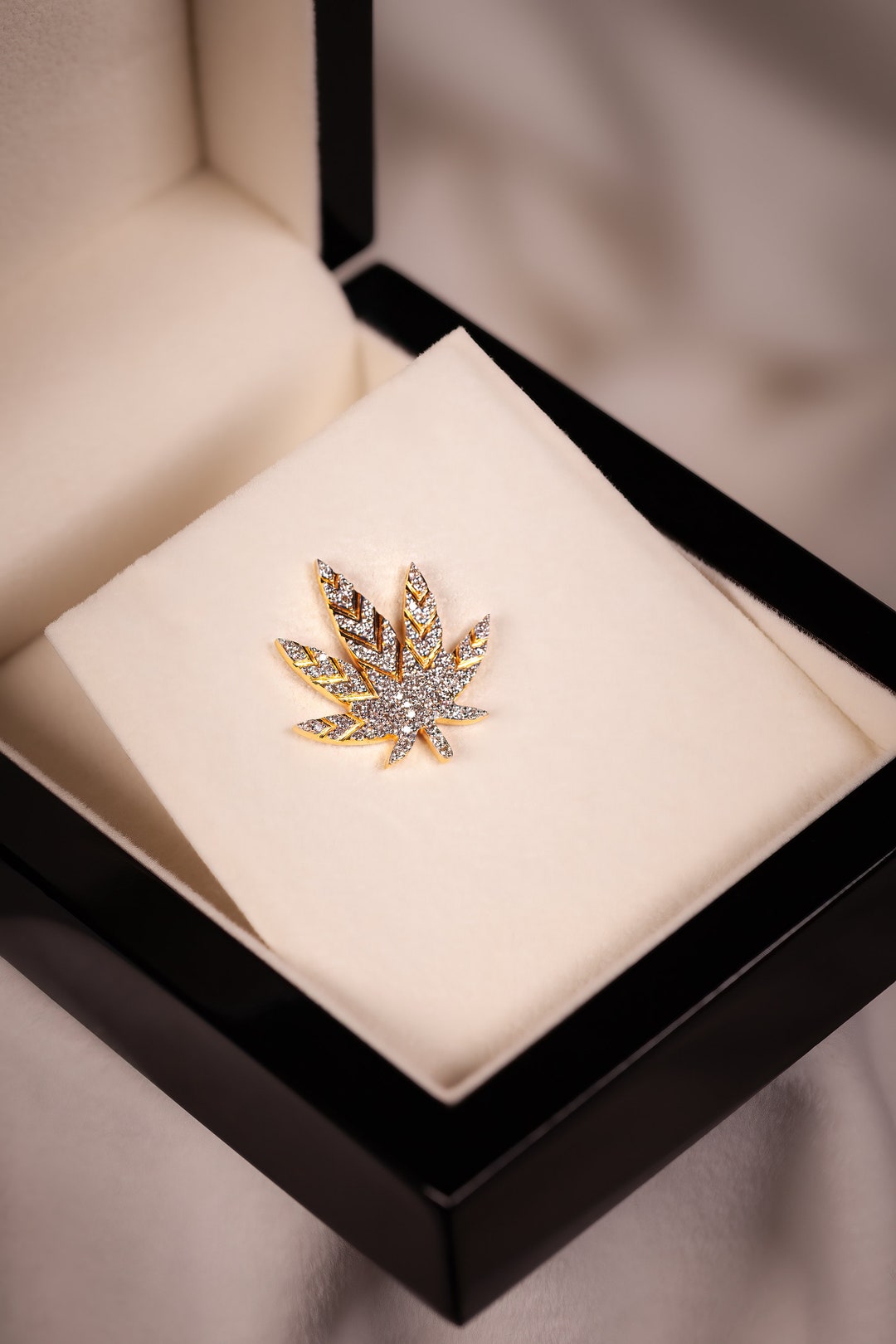 10k Gold Diamond Weed Hat Pin - Etsy