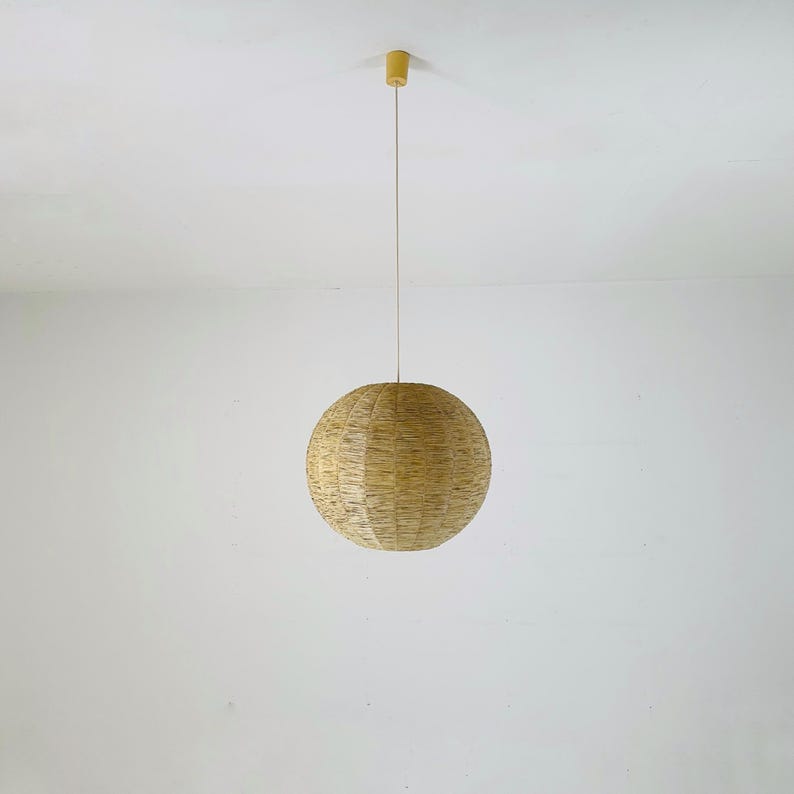 Lampada a sospensione Cocoon Raffia Ball di grandi dimensioni, metà ...