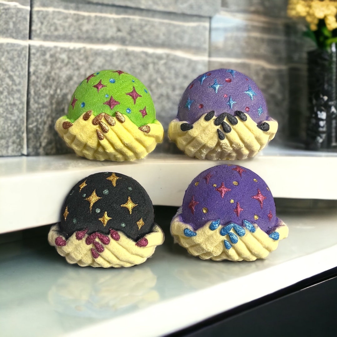 Crystal Holding Mystery Bath Bomb, Bath Bomb Surprises, Crystals ...