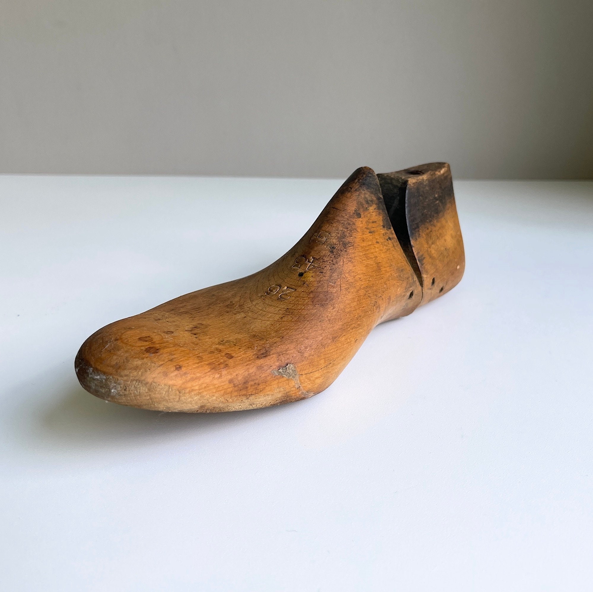 Vintage Shoe Lasts . Shoe Size 5.5 . Article 26 43 . 16892 . - Etsy