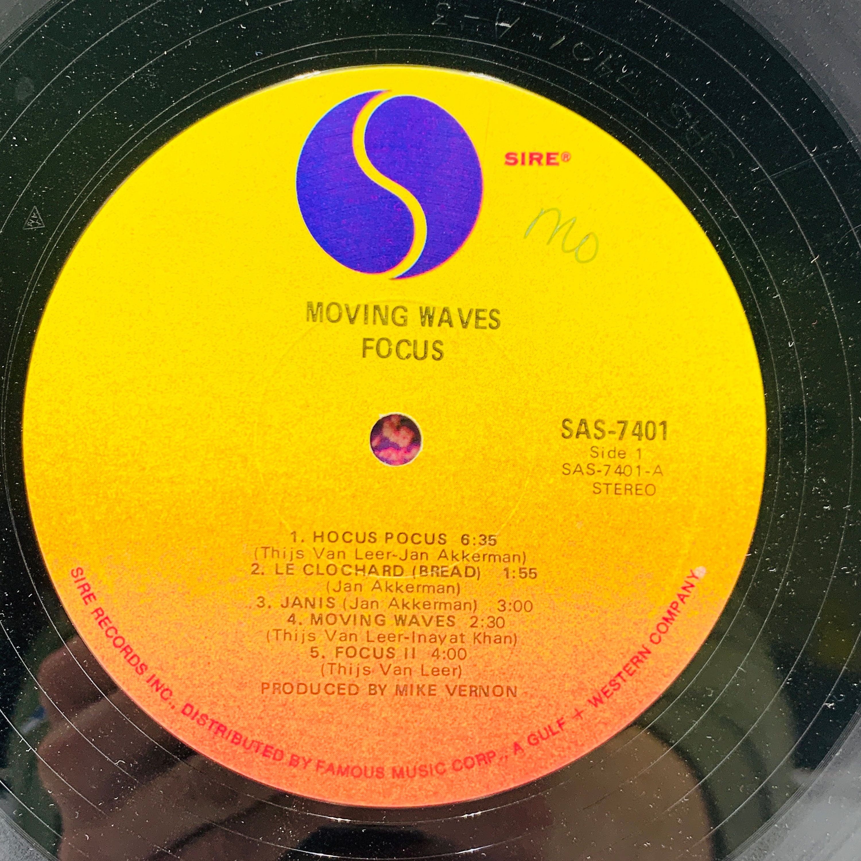 Focus Moving Waves Ii