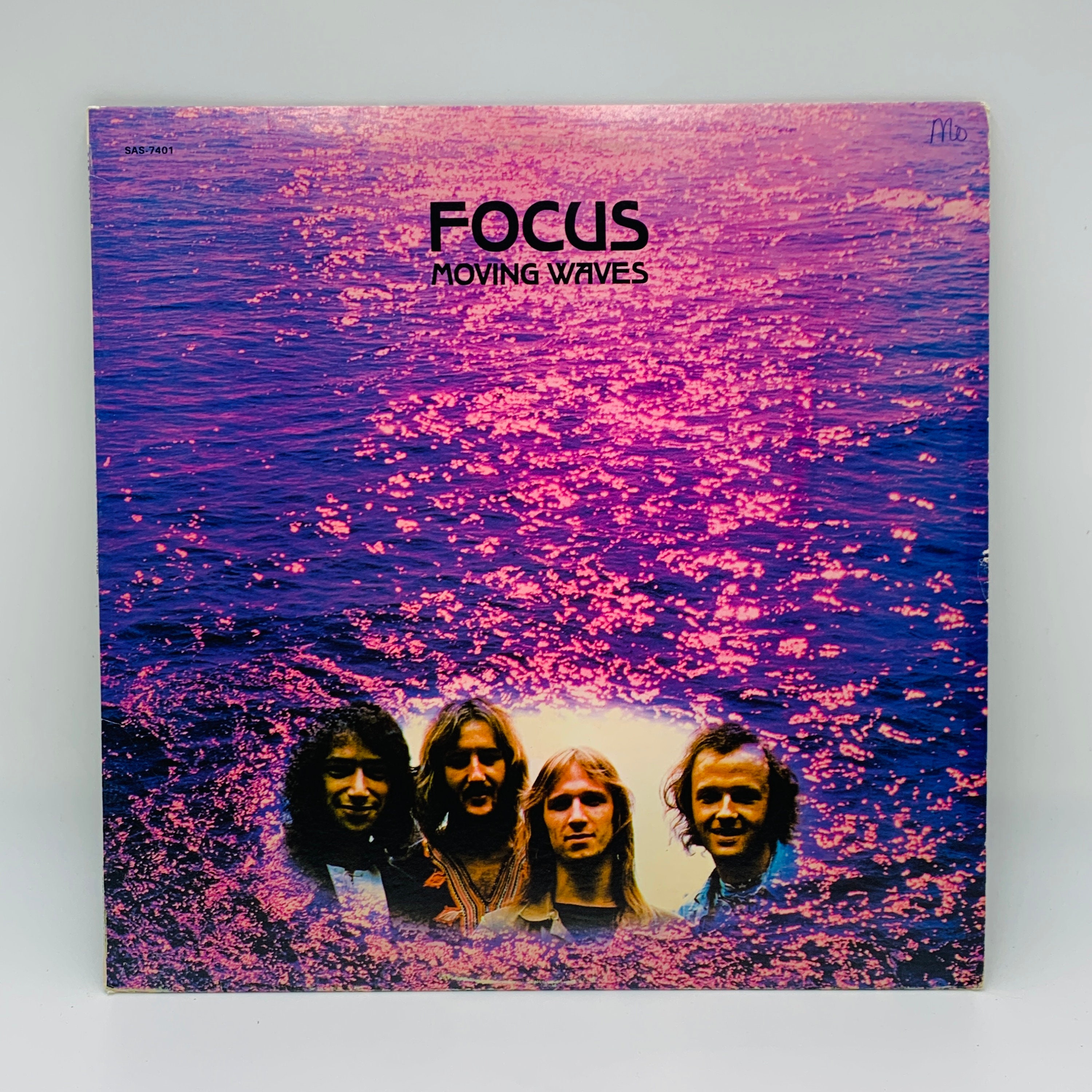 Focus Moving Waves Ii