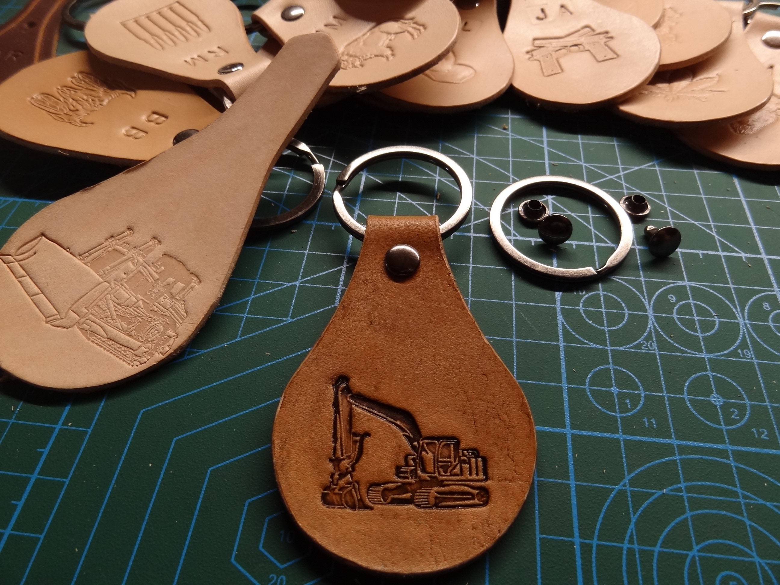 Handmade Genuine Leather Keychain With Excavator Key Ring Chain FOB ...