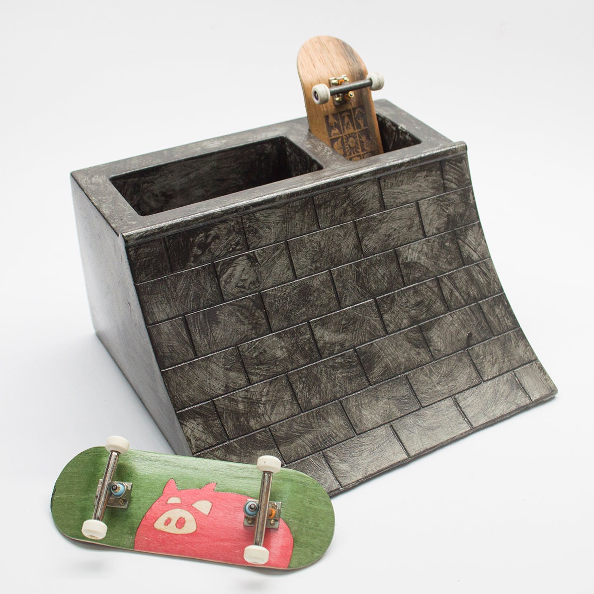 Fingerboard Ramp: Office Quarter Pipe - Etsy