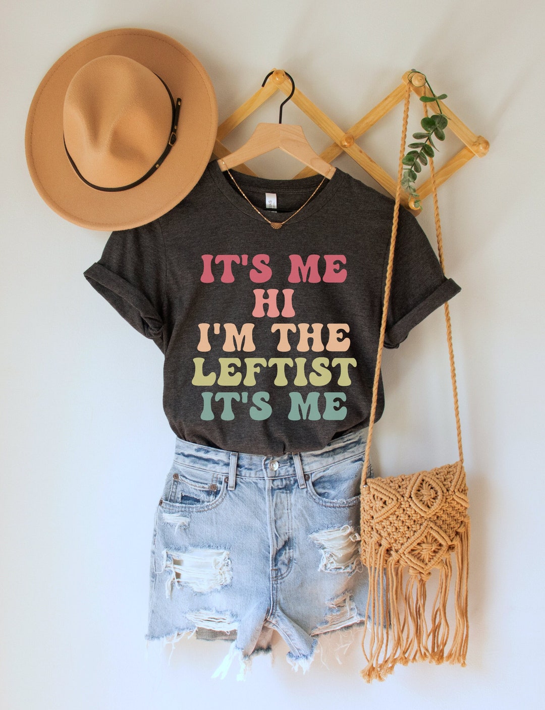 It's Me Hi I'm the Leftist It's Me Shirt, Funny Socialist Tee, Retro ...