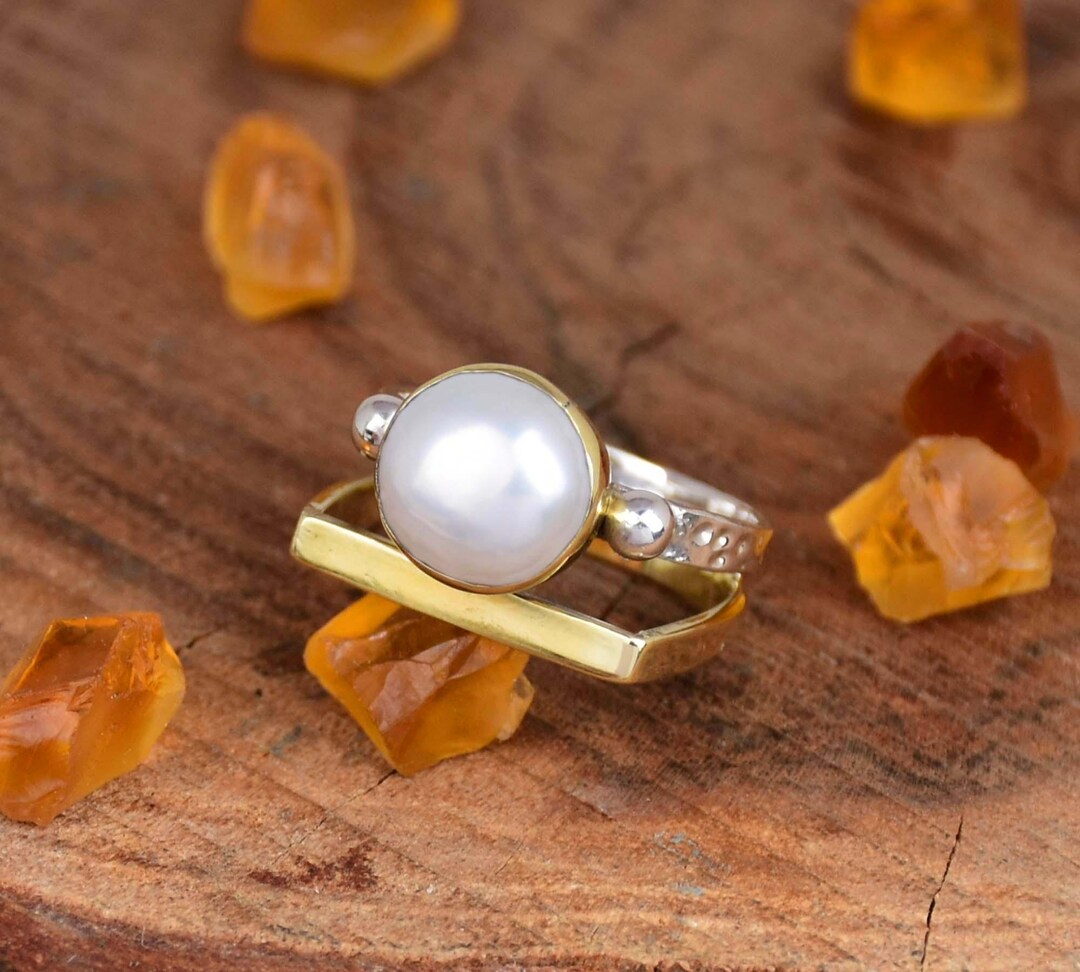 Freshwater Pearl Ring: Two-tone Sterling Silver Hammered Band - Etsy