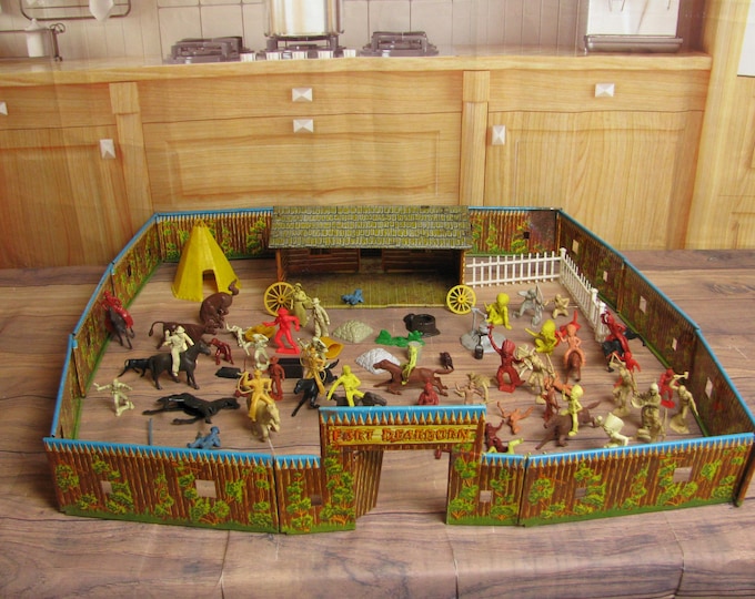 Vintage Marx Wild West Fort Dearborn Playset-1950s -tin Cabin & "blue ...