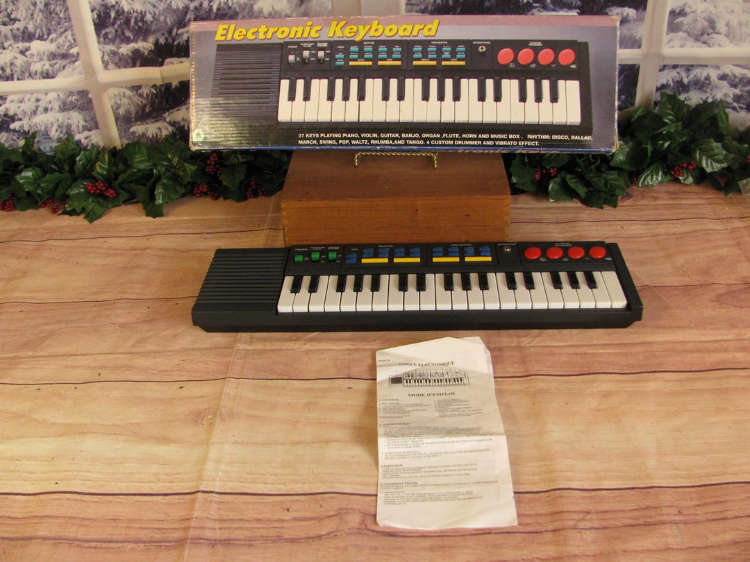 Vintage Hing Hon EK 001 Mini Squarewave Electronic Keyboard-item #2030 ...