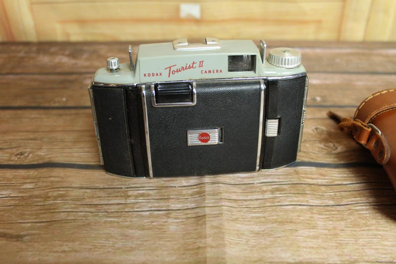 Vintage 1950s Kodak Tourist II [2] Folding Bellows Camera With Leather ...
