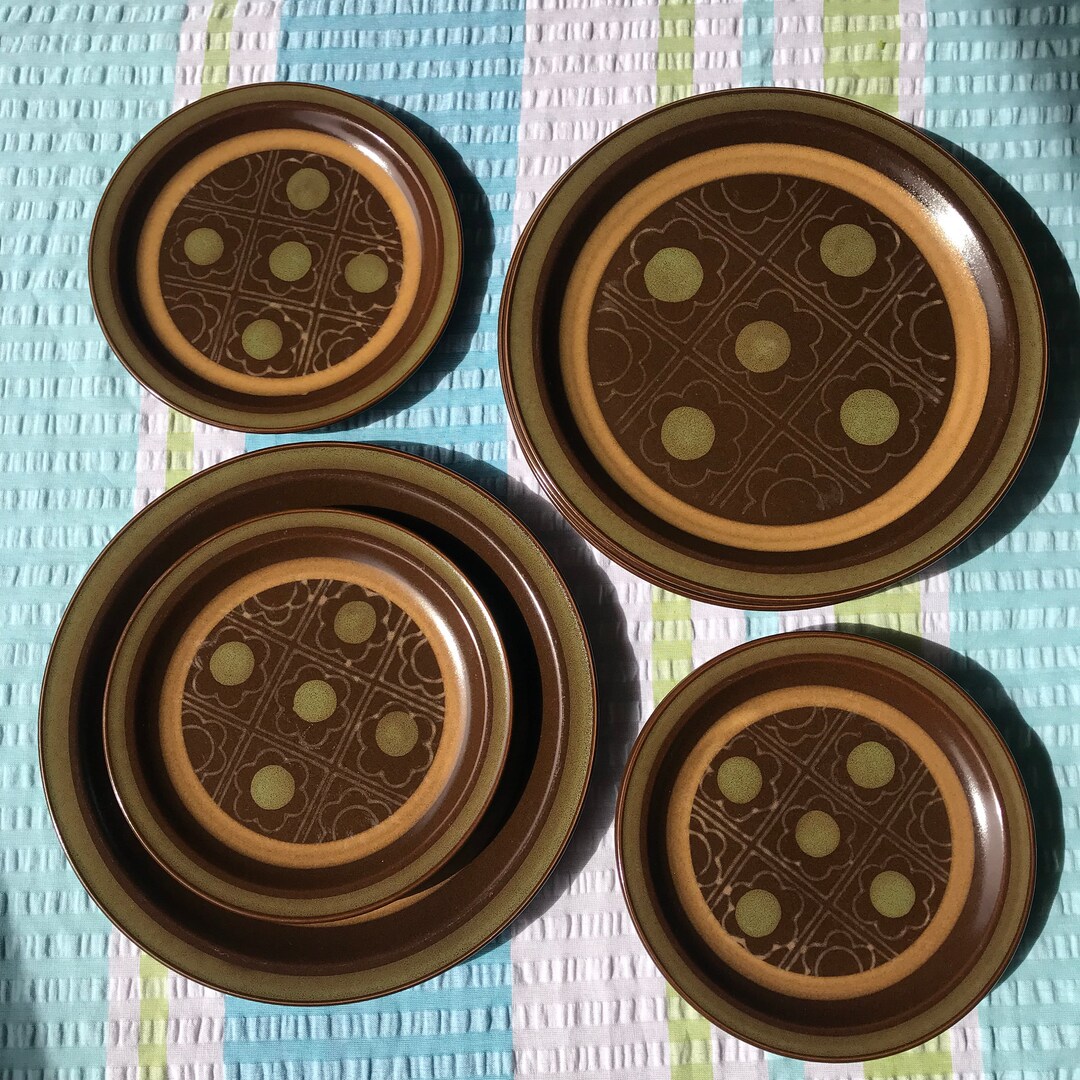 Vintage Three Castles Side & Dinner Plate Set in Hacienda Pattern ...