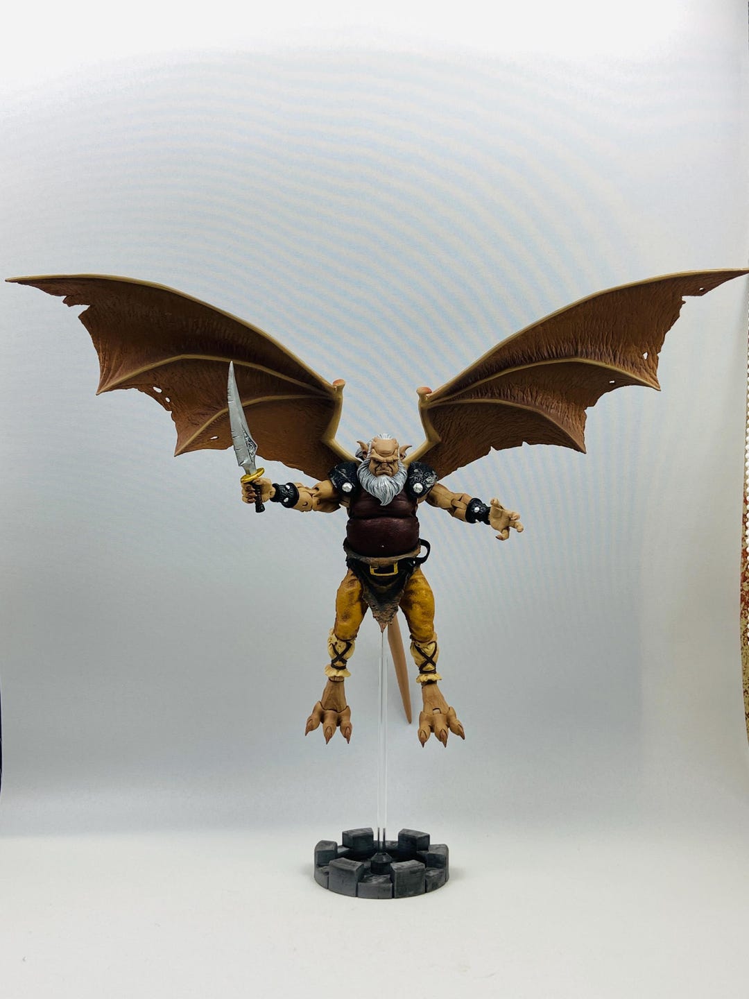 NECA Gargoyles HUDSON Epic Presentation Flight Stand - Etsy