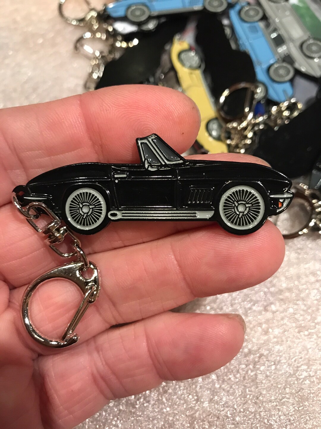 C2 Cor Vette Roadster Sports Car Baked Enamel Keychains BLACK # ...
