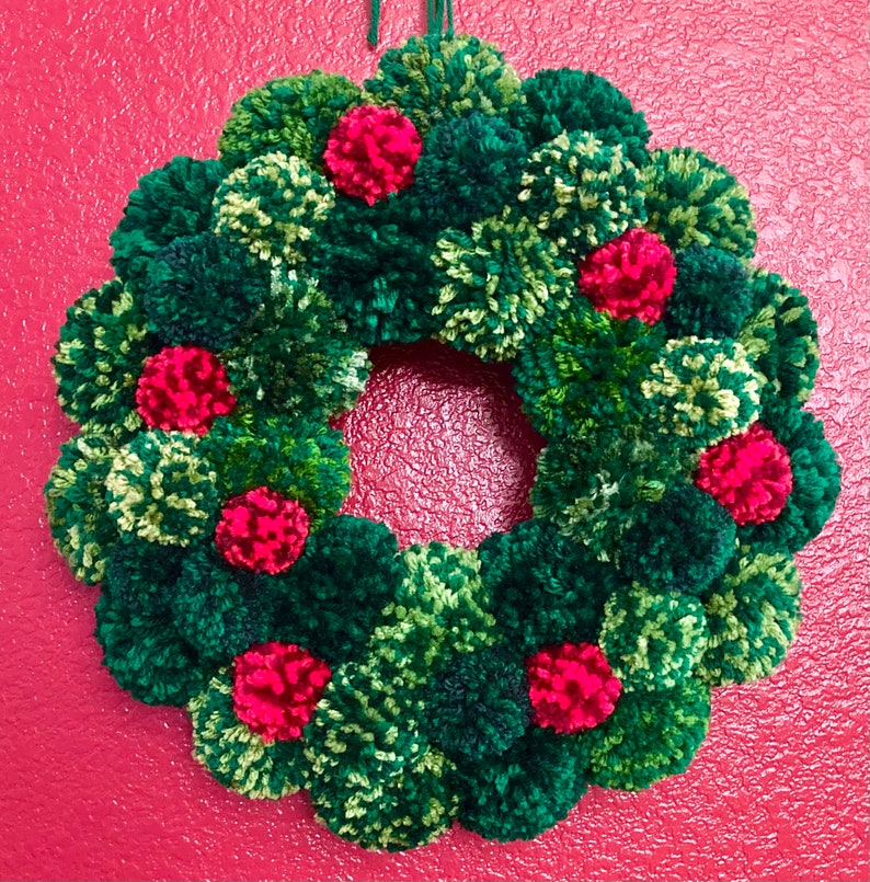 Holiday Pom Pom Wreath, Traditional Red & Green Christmas Wall Decor ...