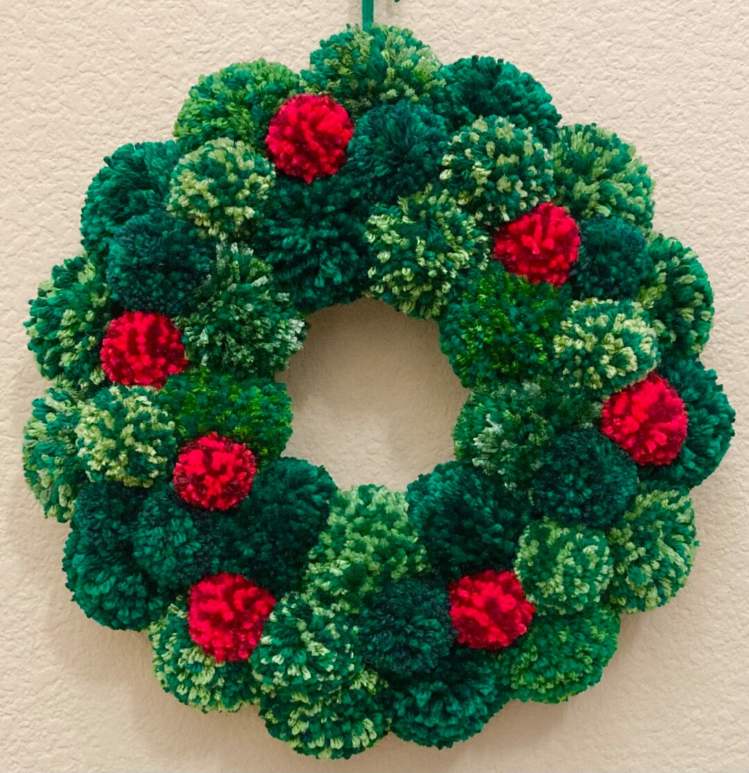 Holiday Pom Pom Wreath, Traditional Red & Green Christmas Wall Decor ...