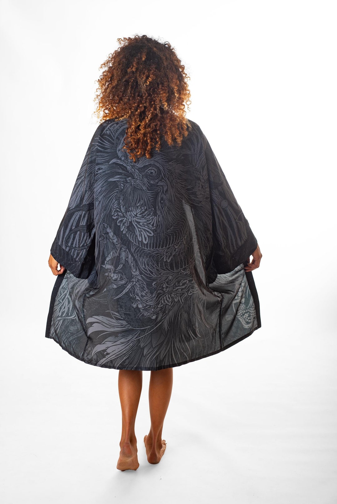 KUSEN Black Long Rooster Snake Art Kimono Robe: Unisex Printed Kaftan ...