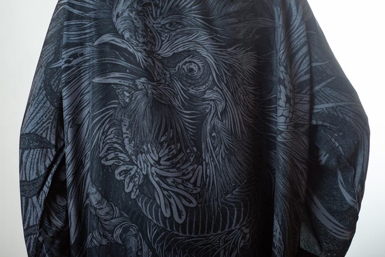 KUSEN Black Long Rooster Snake Art Kimono Robe: Unisex Printed Kaftan ...