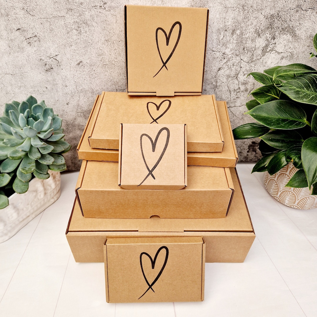 Empty Gift Box With Heart. Mini Small Medium Cardboard Postage Box ...