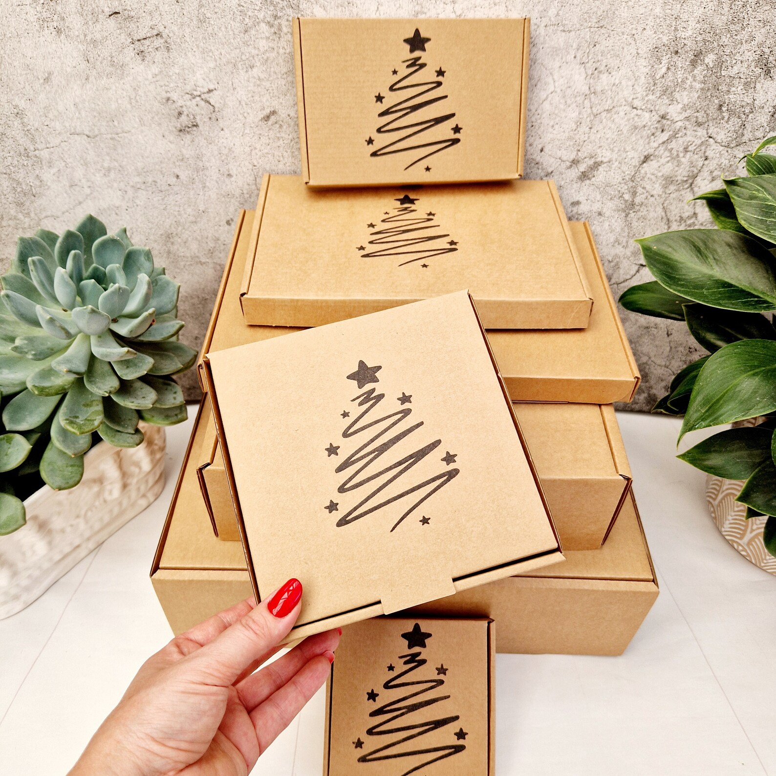 Empty Christmas Gift Box. Mini Small Medium Cardboard Postage Box With ...