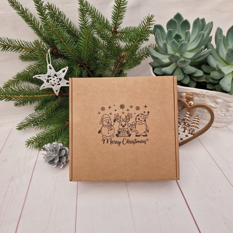Christmas Kraft Empty Gift Box. Sturdy, Cute, Medium 7.8" X 7.8" X 2.2 ...