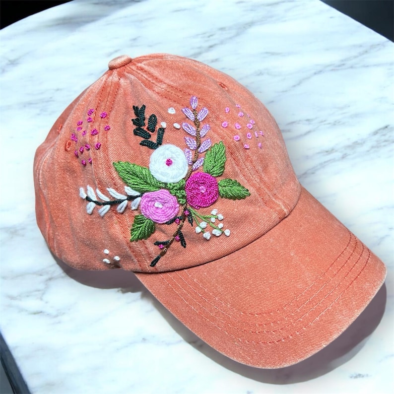 Hand Embroidered Daisy Bee Hat: Floral Baseball Cap - Etsy Israel