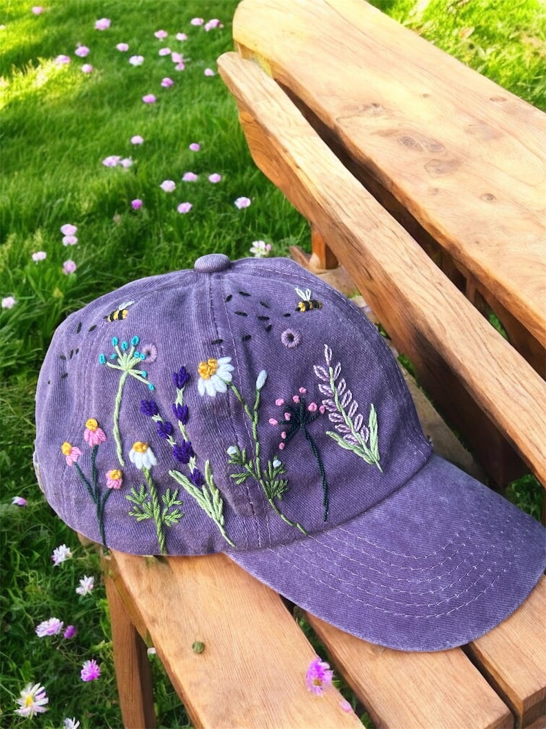 Hand Embroidered Daisy Bee Hat: Floral Baseball Cap - Etsy Israel