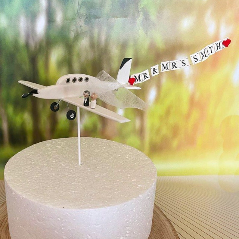 Airplane Pilot Wedding Cake Topper, Custom Mr & Mrs Banner, Travel ...