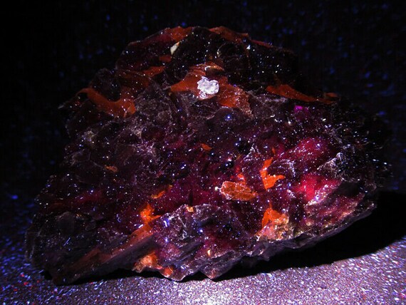 Russia Pectolite Fluorescent in UV rays 65*40*30mm Mineral Kola Rocks ...