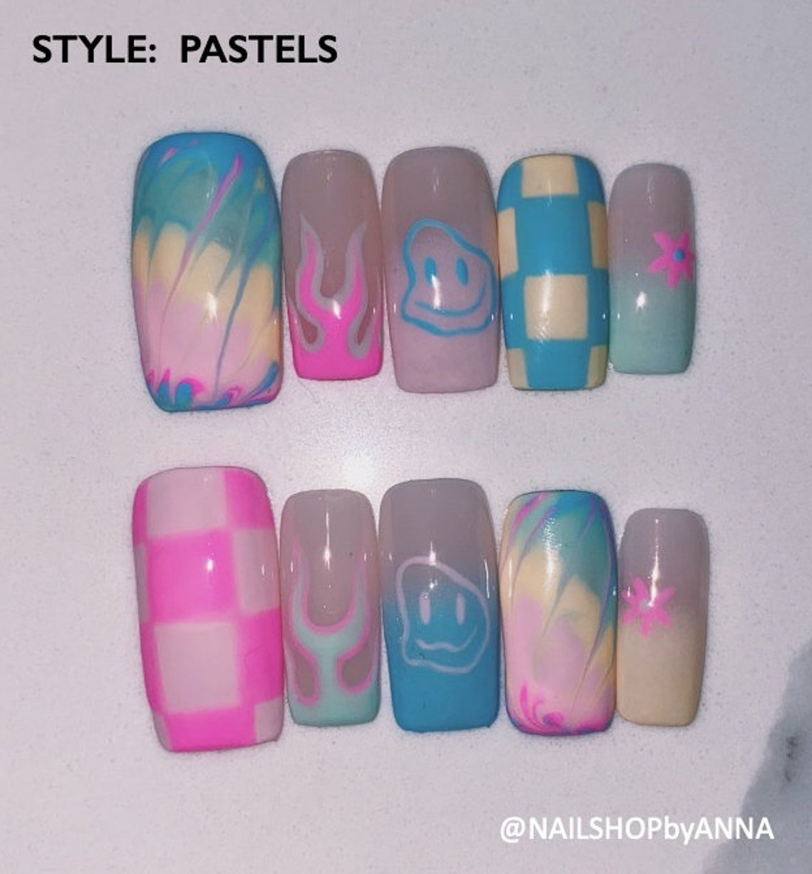 Pastels / HAND PAINTED NAILS / press on / glue on / full set | Etsy