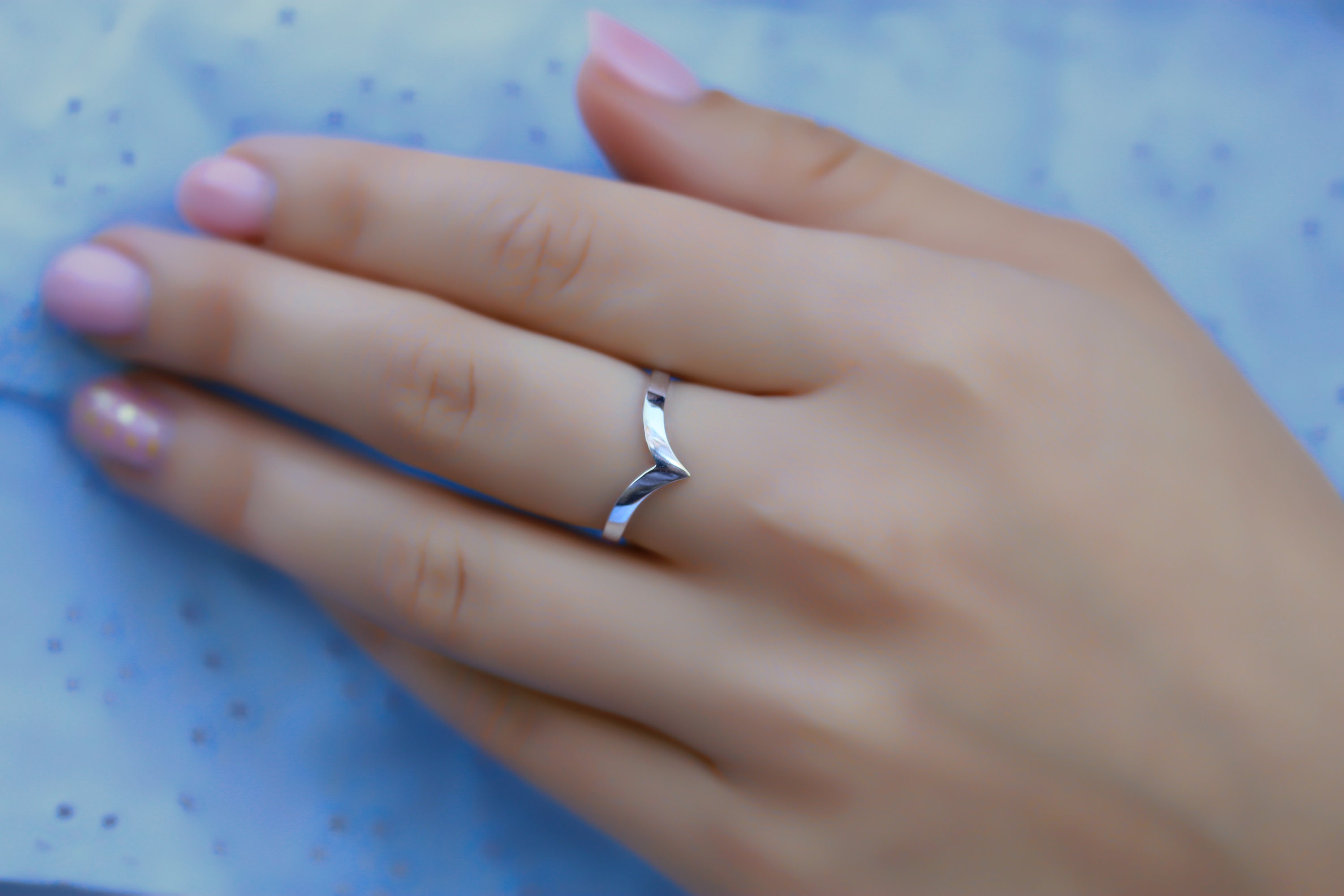 CHEVRON WEDDING RING | V Shaped Women Chevron Gold Ring | Custom Dainty ...