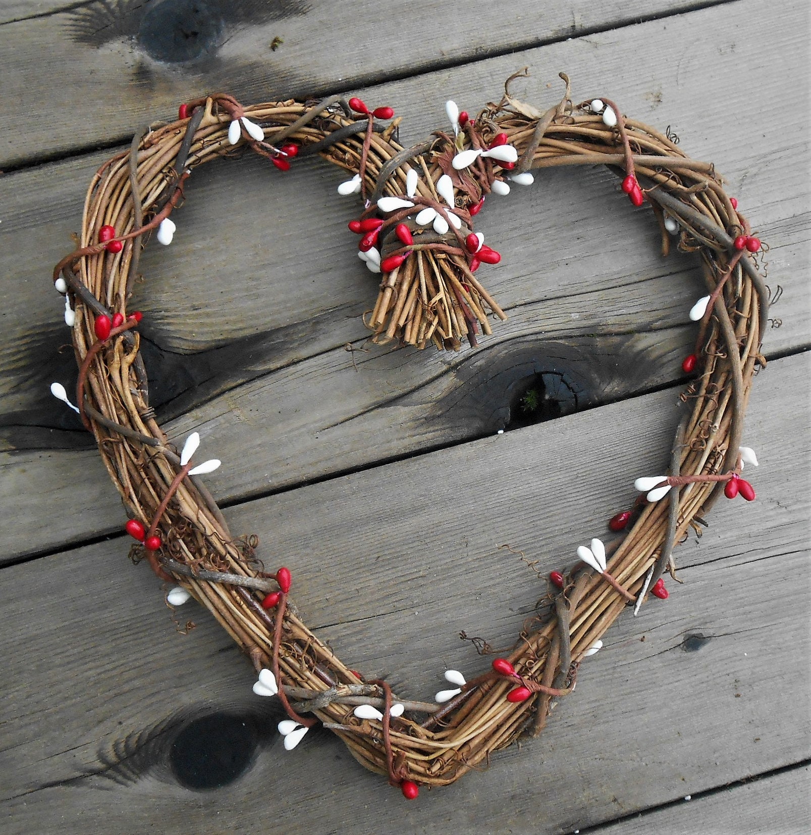 Red and White Pip Berry Heart Wreath 6 Inch Version - Etsy