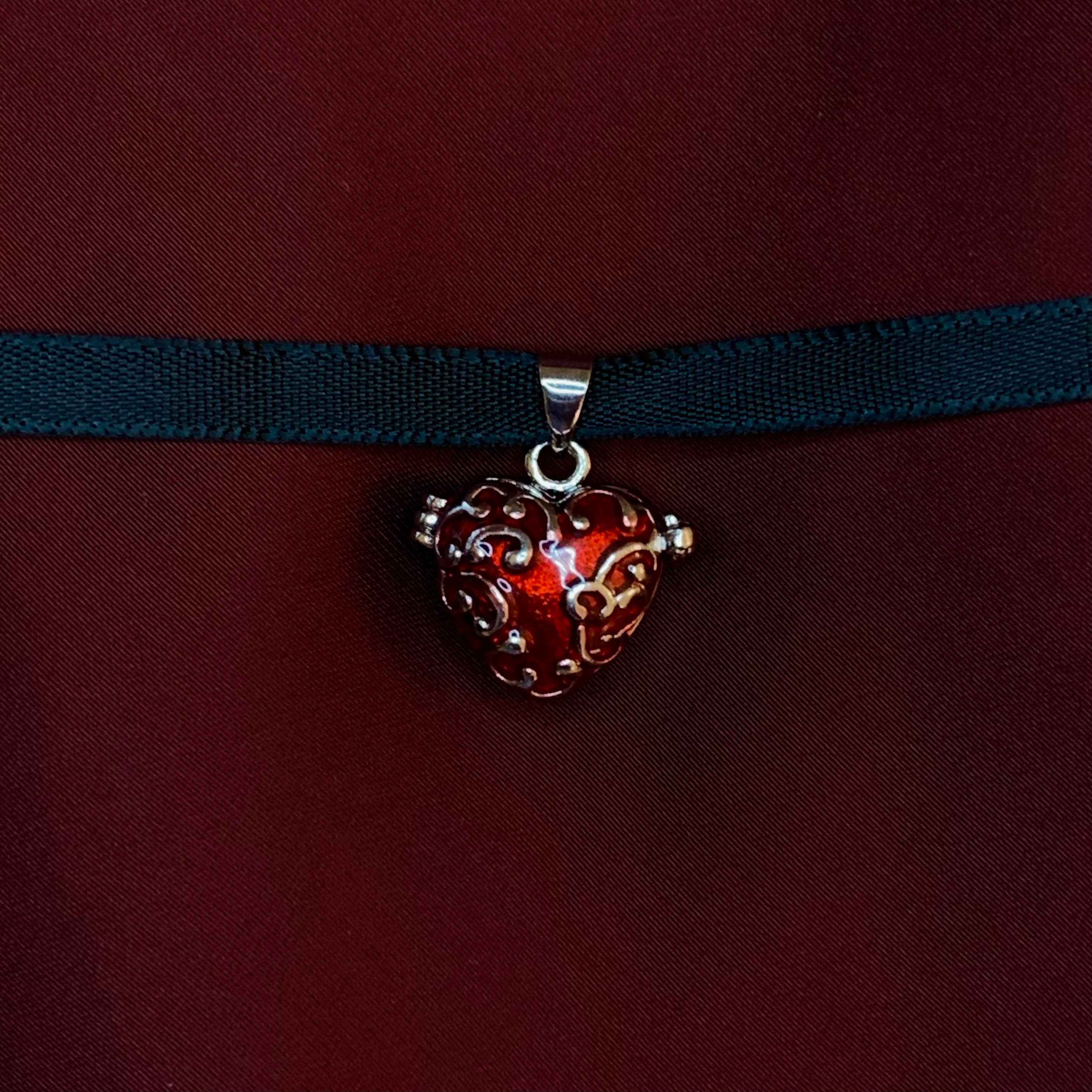 Astoria Locket - Etsy