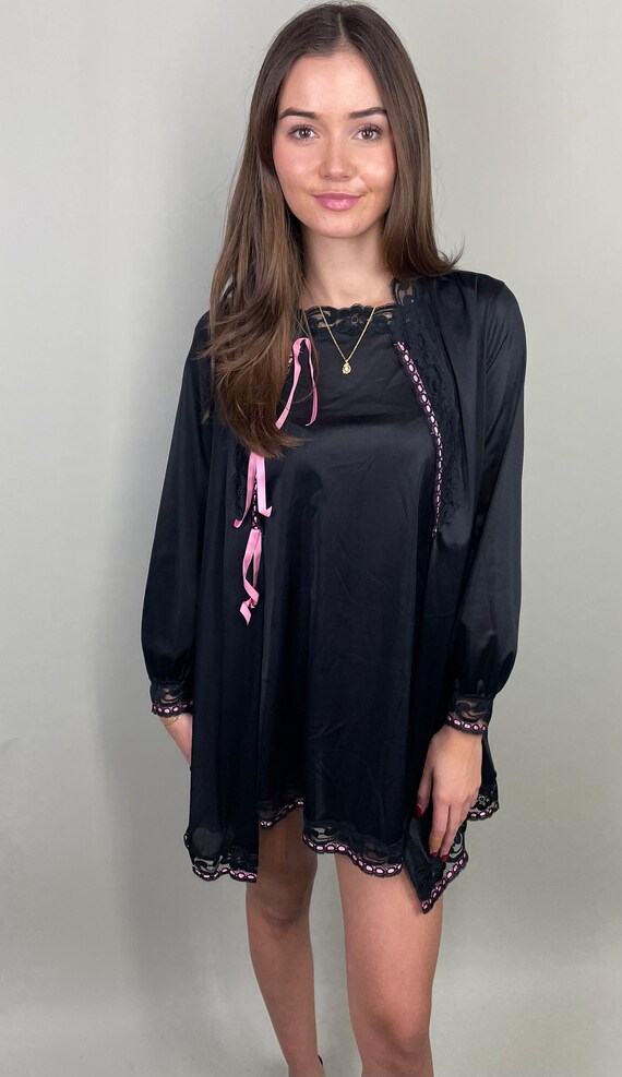 Two piece vintage black mini night gown & robe set tr… - Gem