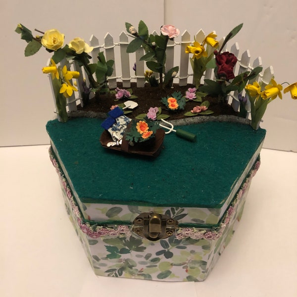 Garden Diorama - Etsy