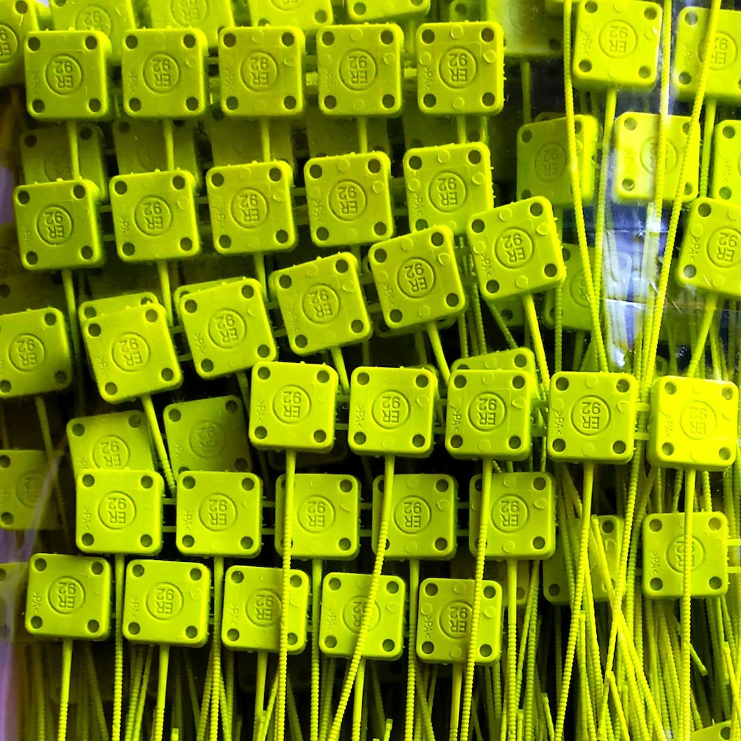 X10 Sealed EDF Lead Linky ER 92 Green Plastic Square Safety Sealing ...