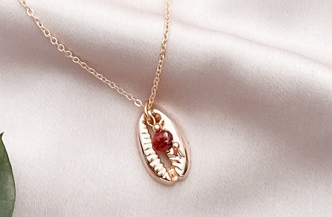 Black Cherry Red Pearl & Gold Cowrie, Freshwater Red Pearl and Cowrie ...