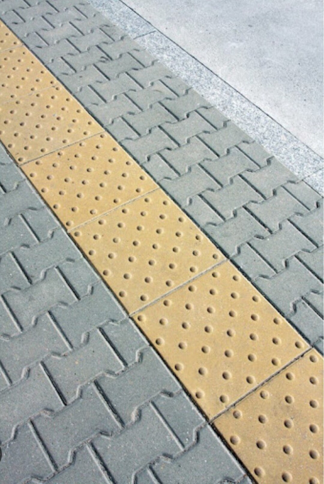Tactile Tiles DIY Plastic Mold – Concrete Paving Slabs for Garden Paths ...
