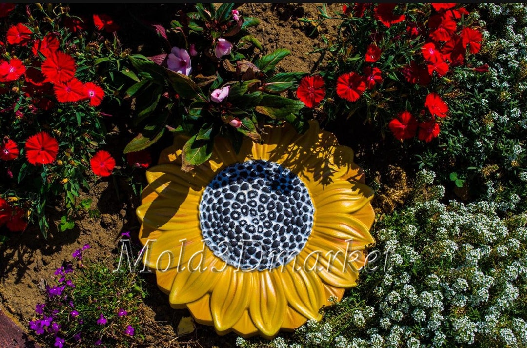 Sunflower M DIY Plastic Mold – Concrete Paving Slabs for Garden Paths ...