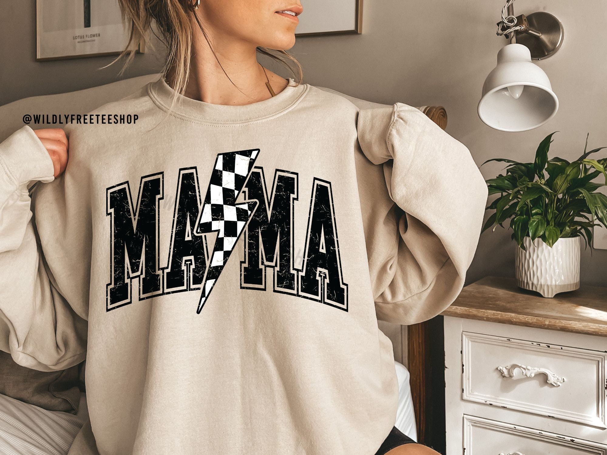 Retro Checkered Mama Sweatshirt: Fall Mom Shirt - Winter Style Gifts - Etsy