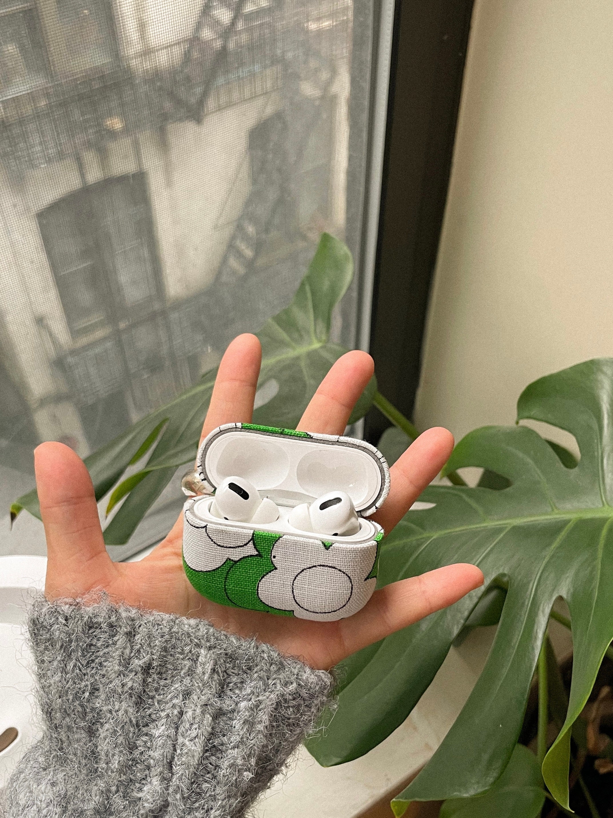 NEW Vintage Fabric Airpods Case Groovy Green Flower Woven ROLLO ROLLO ...