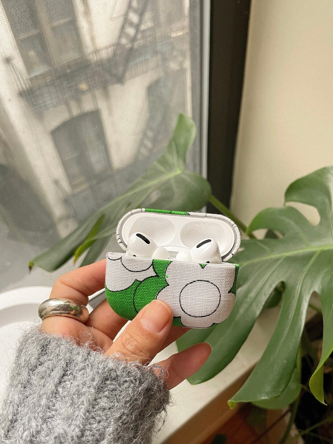 NEW Vintage Fabric Airpods Case Groovy Green Flower Woven ROLLO ROLLO ...